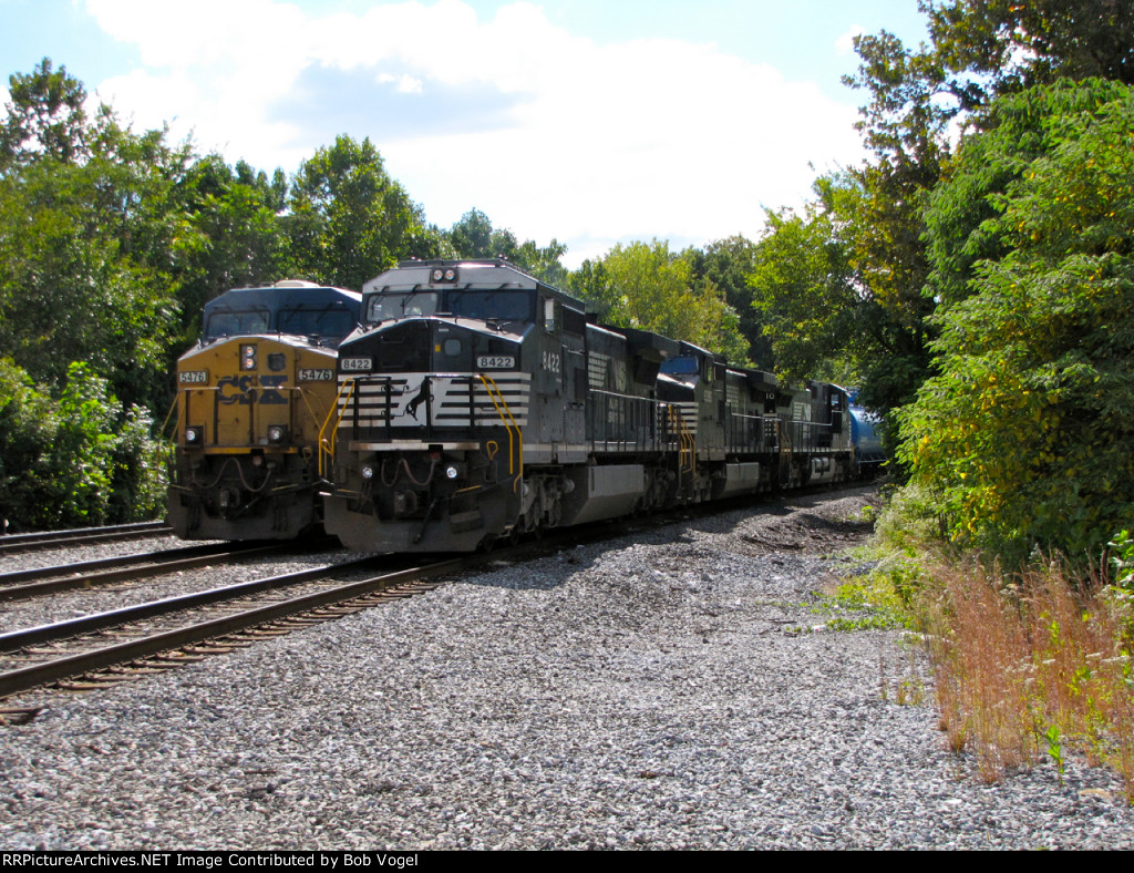 NS 39G and CSX Q418